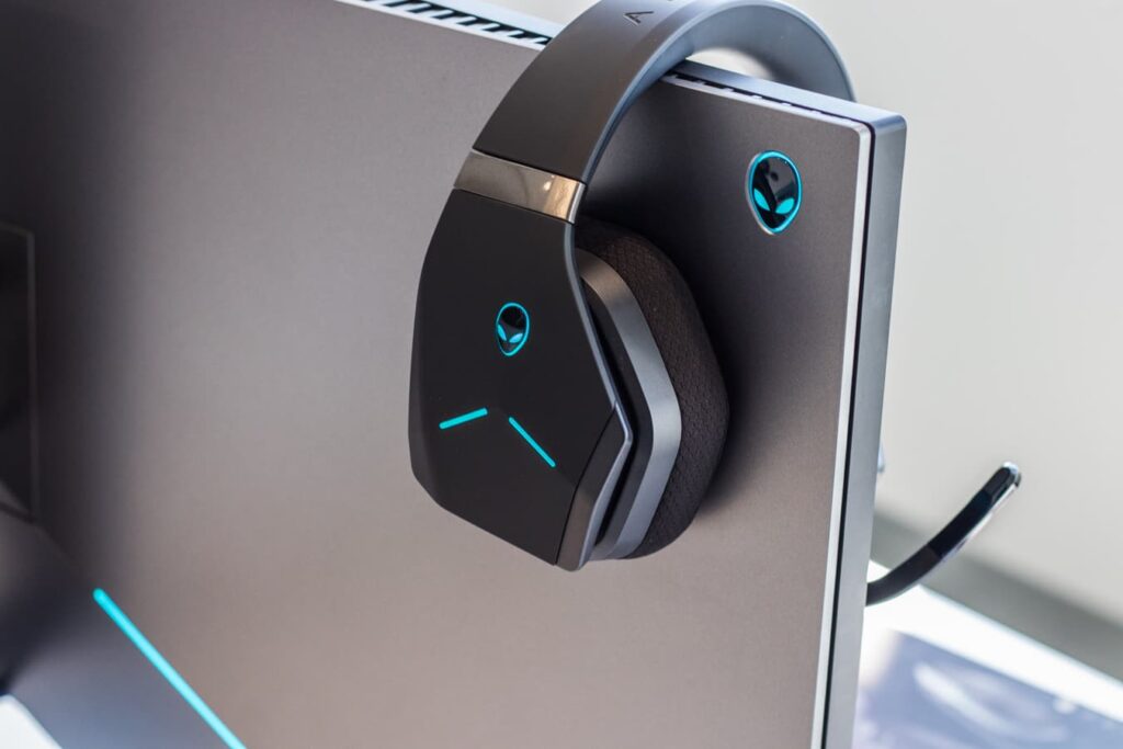 Alienware Wireless Gaming Headset Review: Powerful Audio, Comfortable