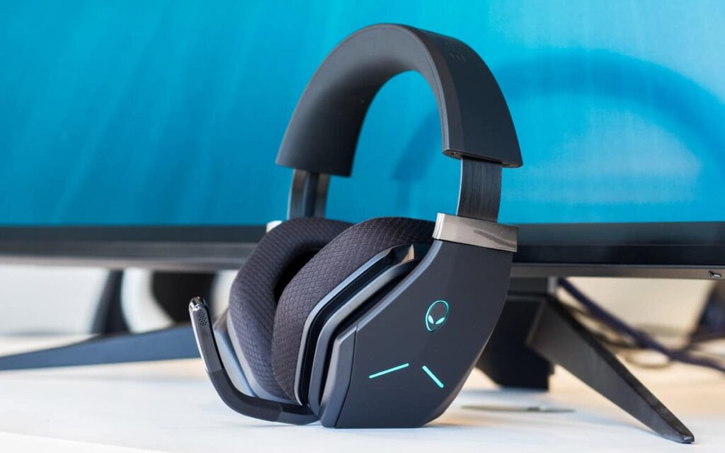 Alienware Wireless Gaming Headset Review: Powerful Audio, Comfortable
