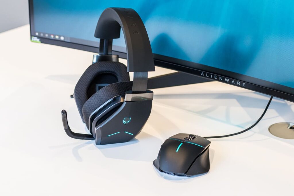Alienware Wireless Gaming Headset Review: Powerful Audio, Comfortable