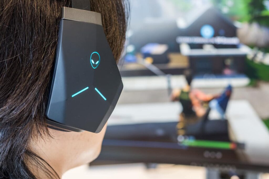 Alienware Wireless Gaming Headset Review: Powerful Audio, Comfortable