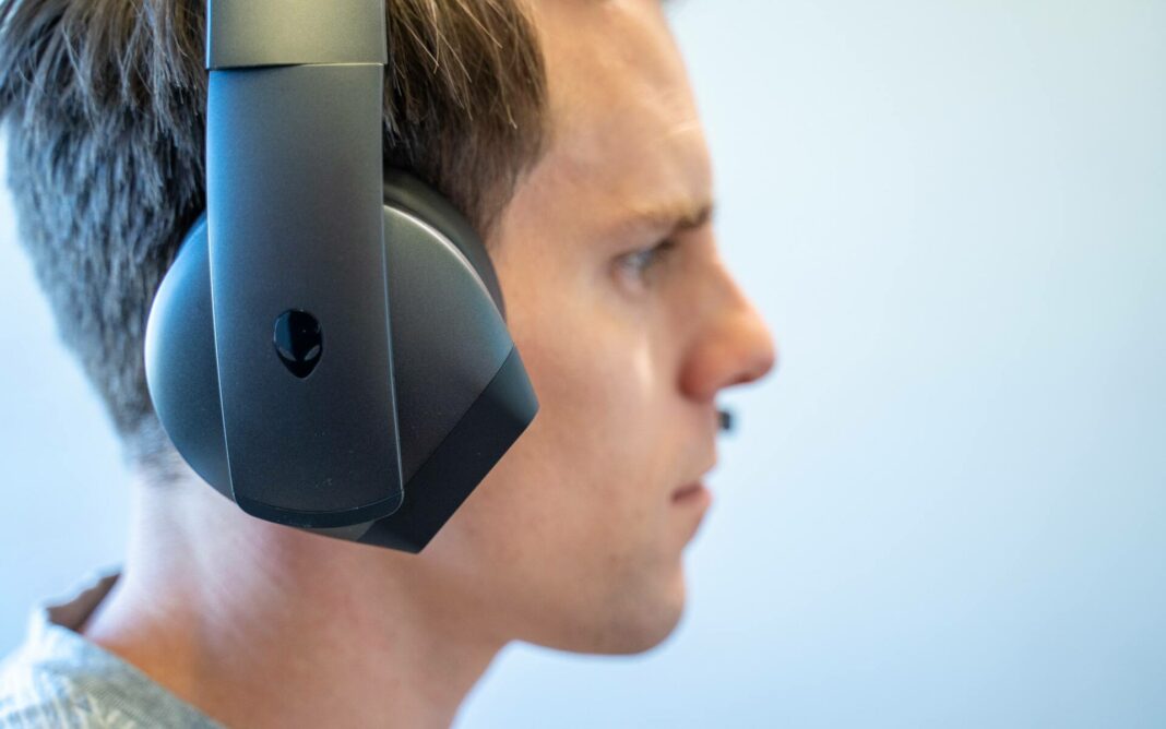 Alienware AW510H Gaming Headset Review – Time to Immerse Yourself