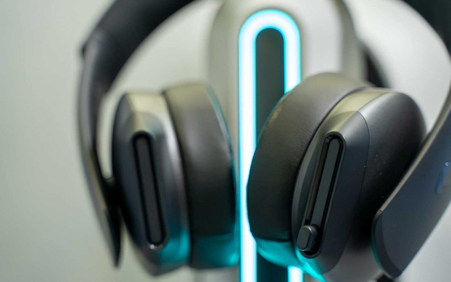 Alienware AW510H Gaming Headset Review – Time to Immerse Yourself