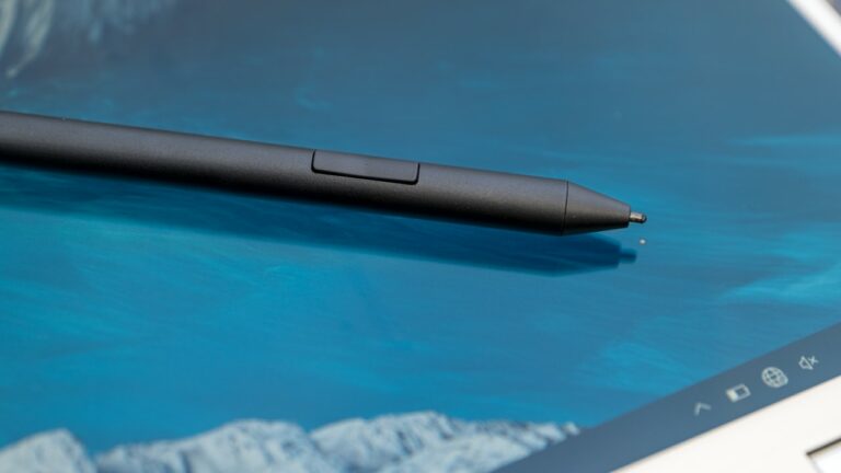 Dell Premium Active Pen (PN579X) Review: Intuitive and Versatile