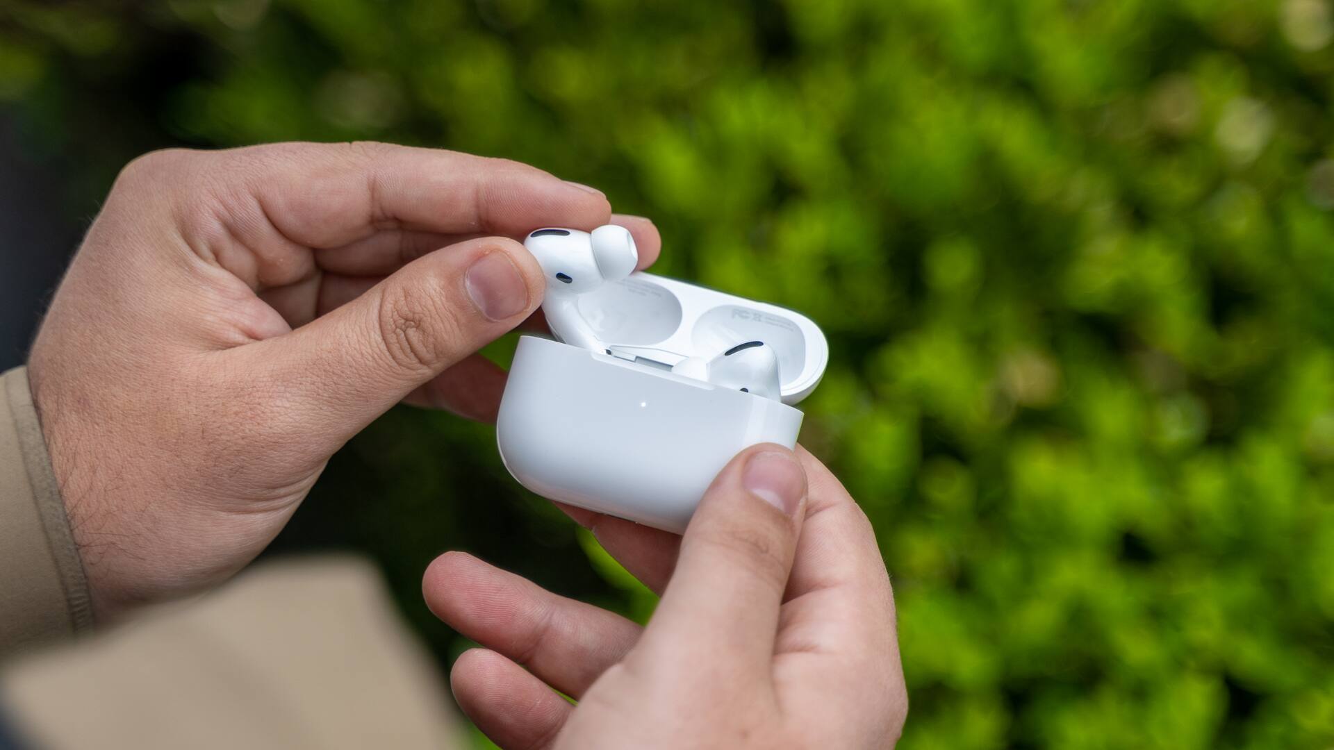 Apple AirPods Pro Review – Raising the Wireless Earphone Bar Higher