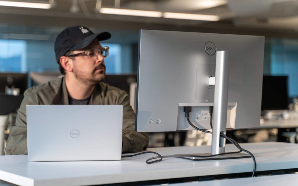 Dell UltraSharp 24-Inch USB-C Hub Monitor Review